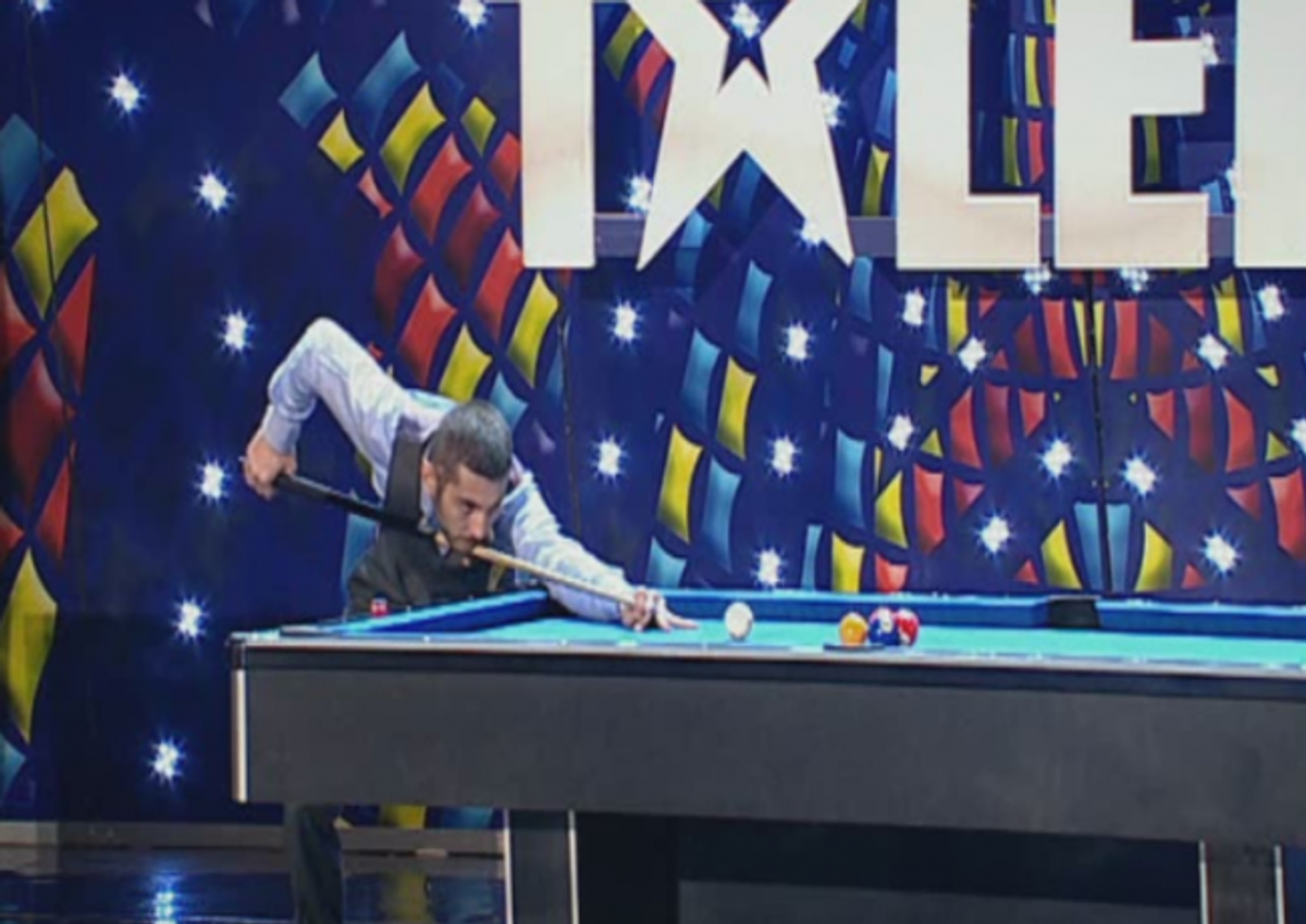 E bun de tot. Gabi Visoiu, maestru in biliard artistic, a bagat 14 bile ...