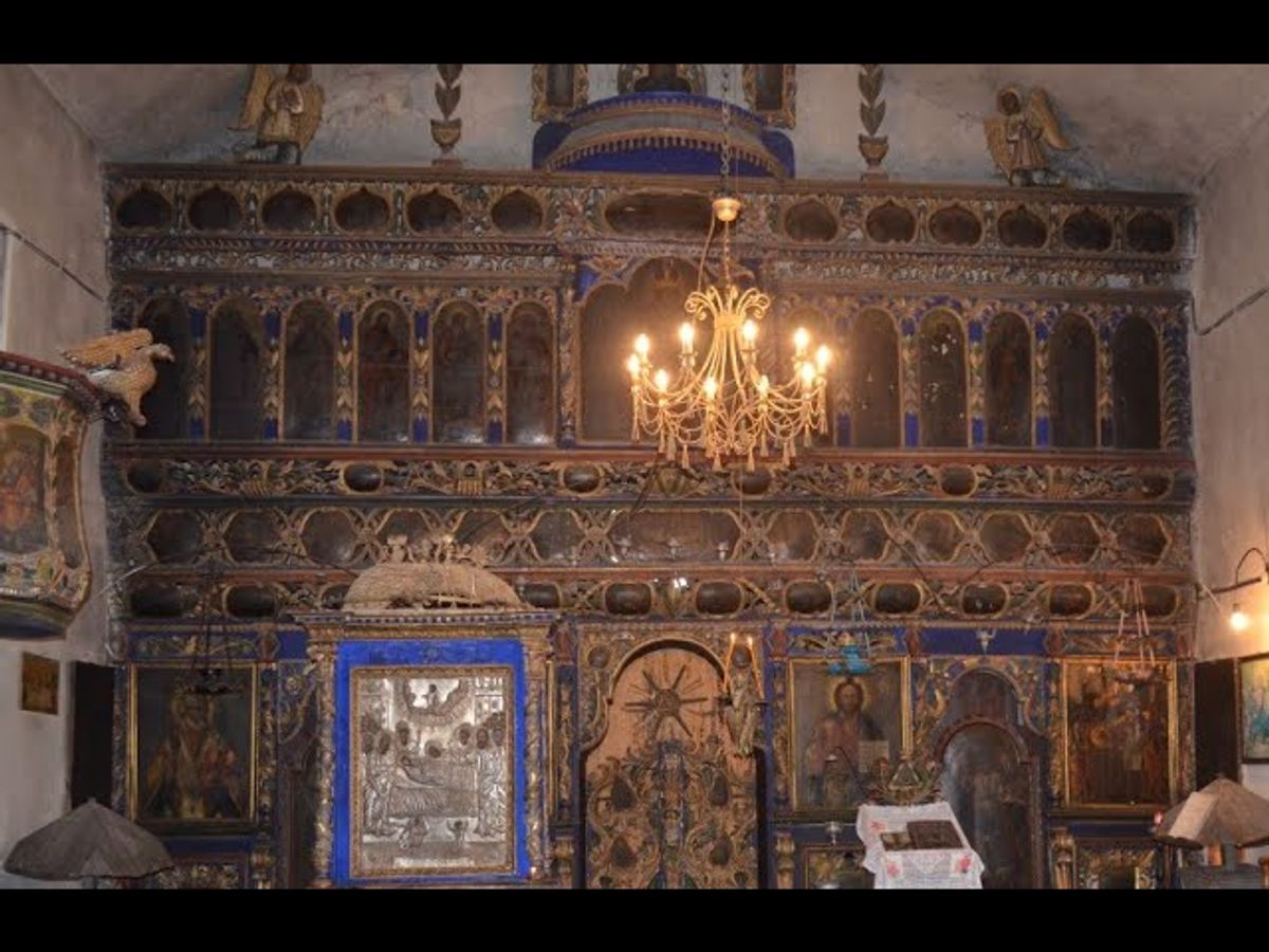Biserica din România, unică în lume: jumătate catolică, jumătate ...