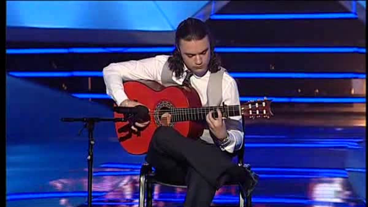 Alexandru Munteanu | Scene si bonusuri din Românii au talent! | PRO TV