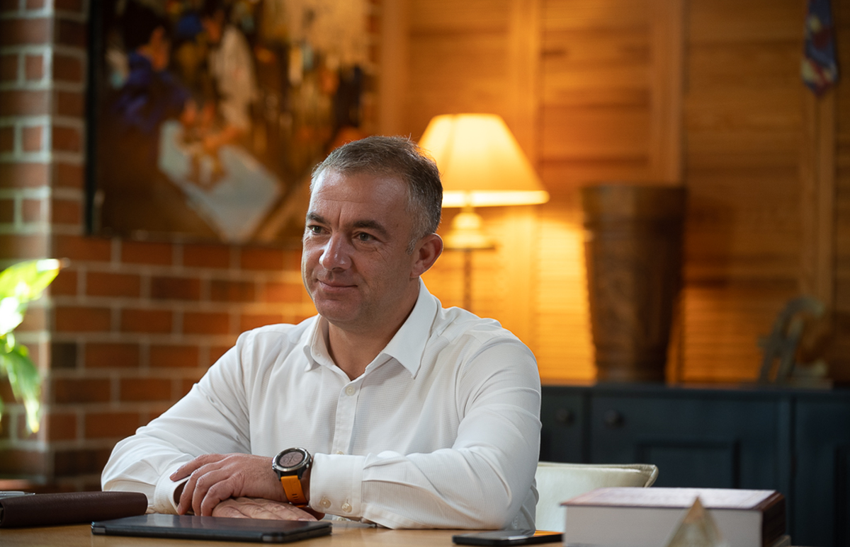 Cine e Daniel Mischie, CEO City Grill. Ce meserie a avut înainte de a ...