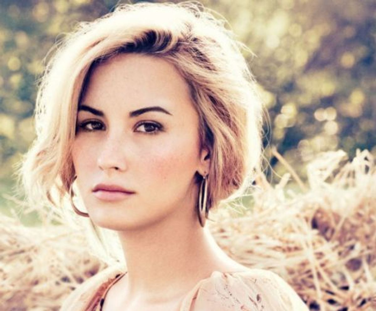 Demi Lovato si-a schimbat dramatic look-ul. Fanii ei au fost socati sa ...