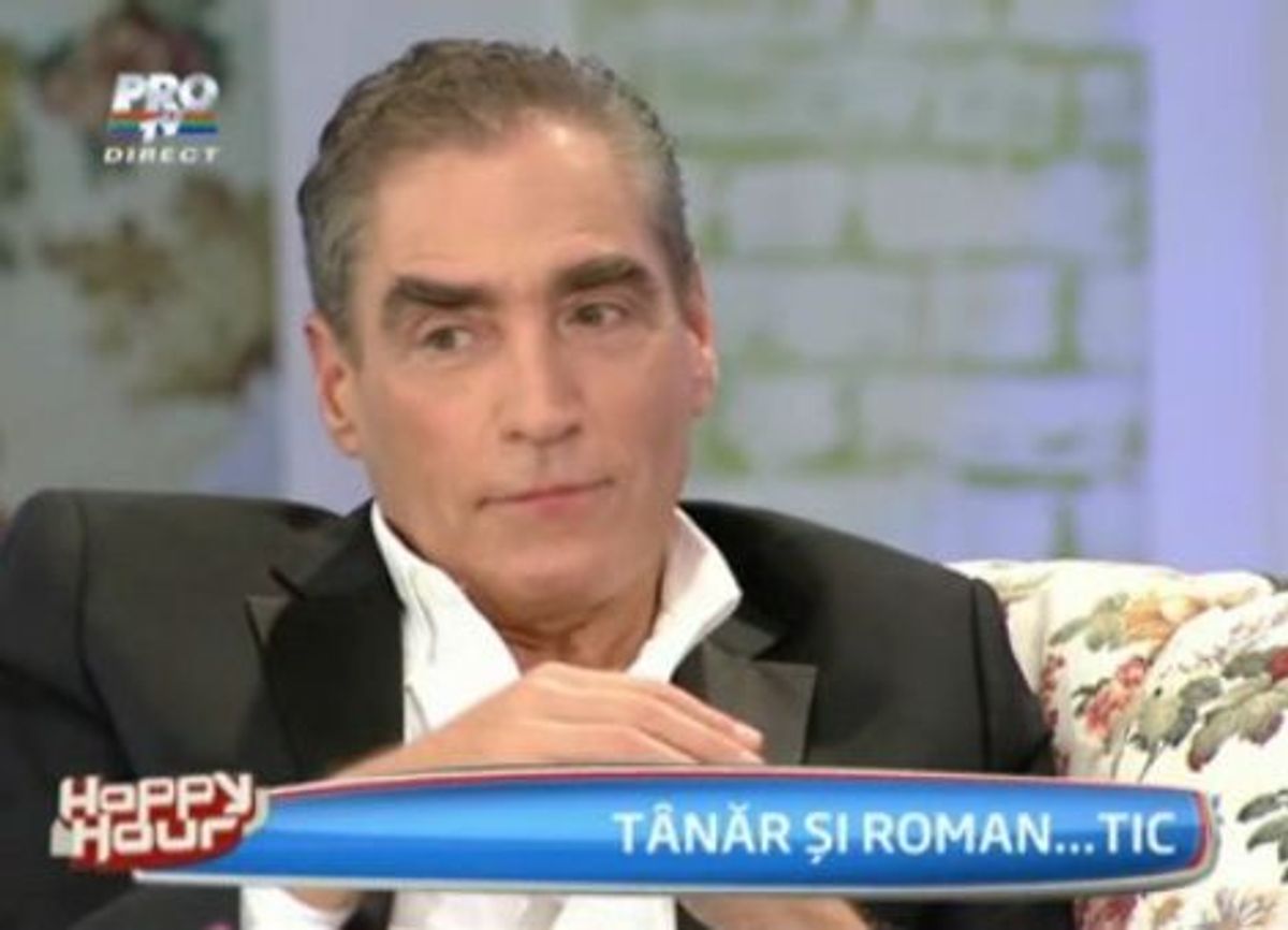 Petre Roman, despre celebrul pulover rosu, cu care a facut ravagii in ...