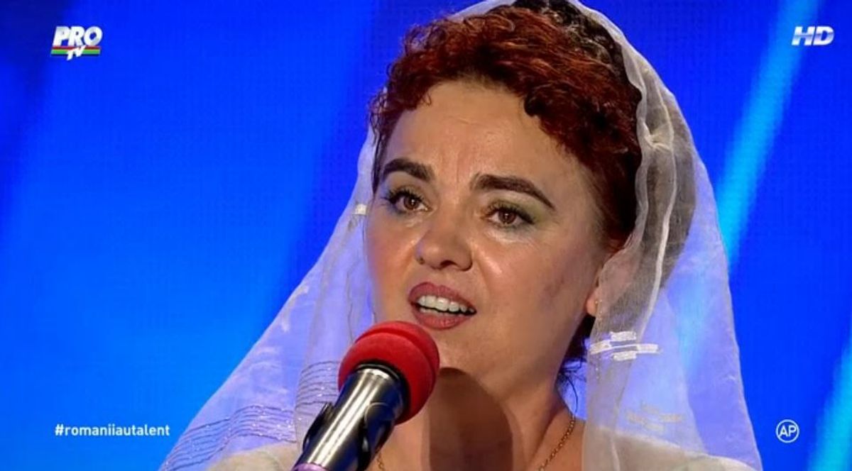 Dupa costumul popular, ne asteptam la un moment traditional romanesc ...