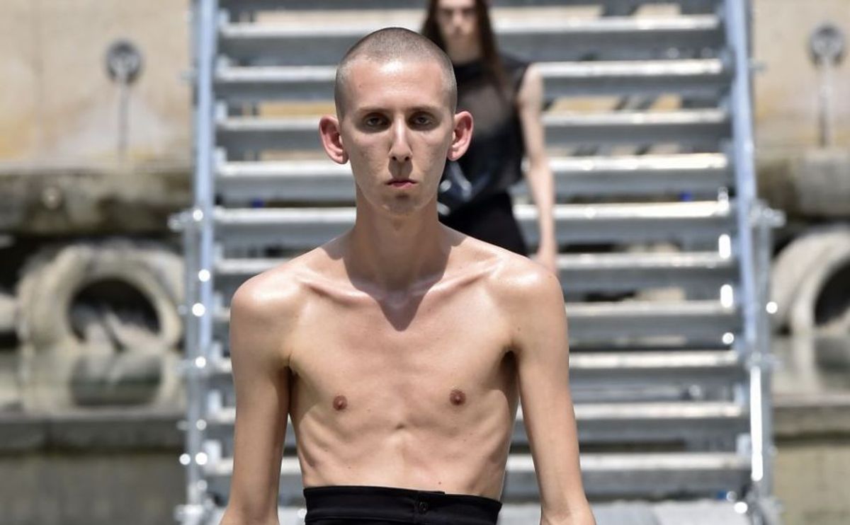 Barbatii extrem de slabi, cu aspect bolnavicios-noua obsesie a ...