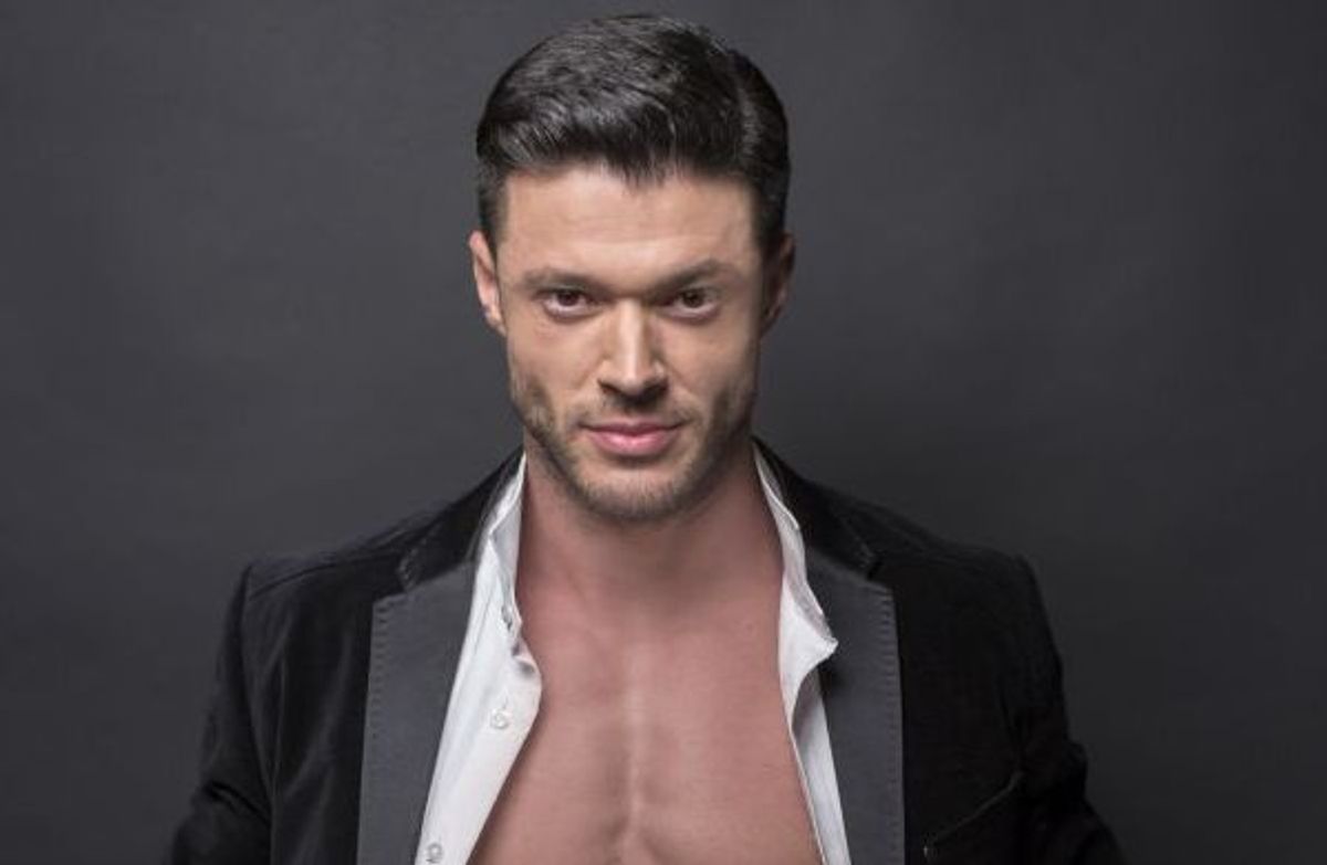 Victor Slav, mai sexy ca niciodata. Asta e abdomenul plin de patratele ...