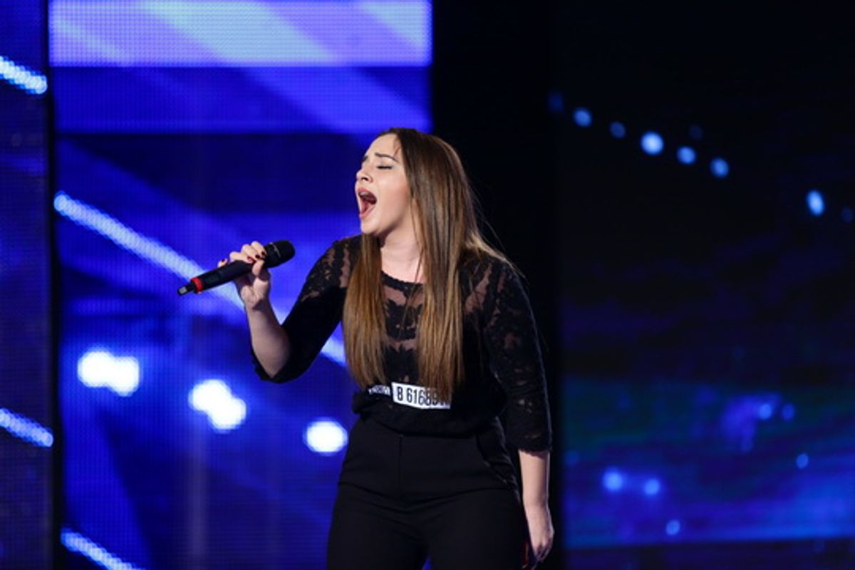 Romanii au talent 2016: Lavinia Ionita - Interpreteaza piesa "Rise Like ...