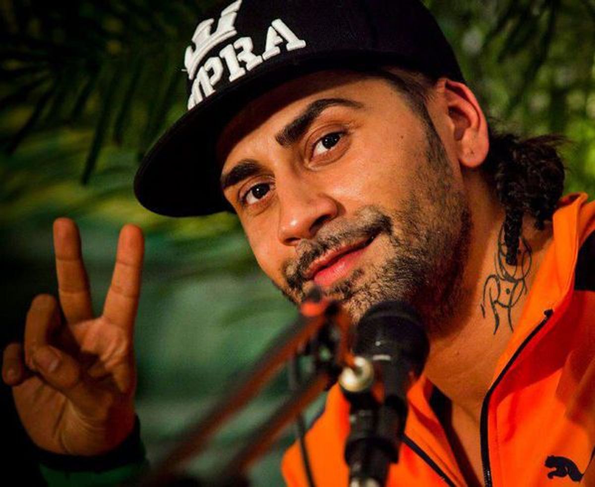 Nu-l mai recunosti. Connect-R a facut o schimbare radicala de look ...