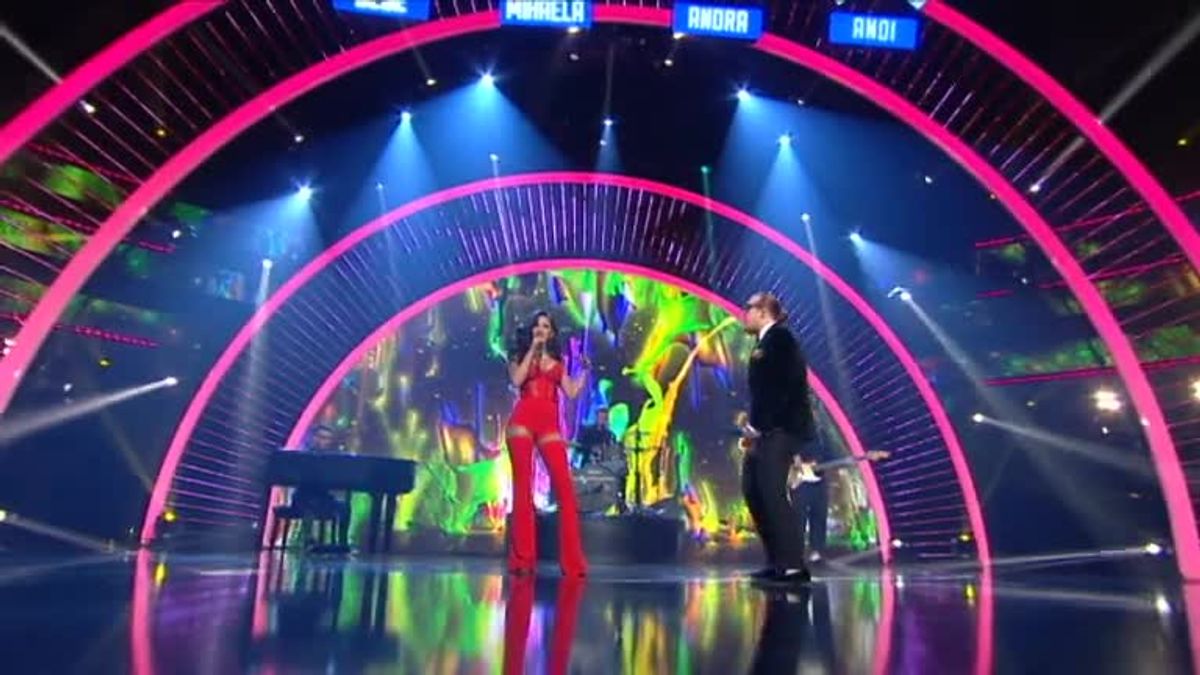 Romanii au talent 2015 - Semifinala 4: Ruby si What's Up au interpretat ...