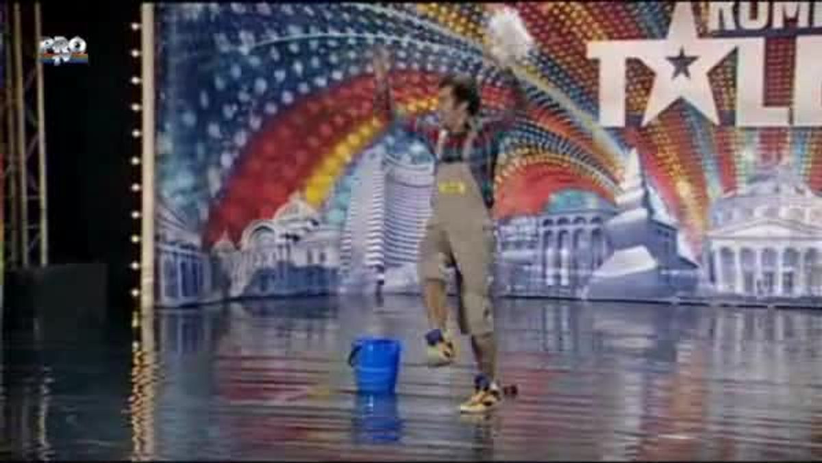Razvan Rotaru | Scene si bonusuri din Românii au talent! | PRO TV