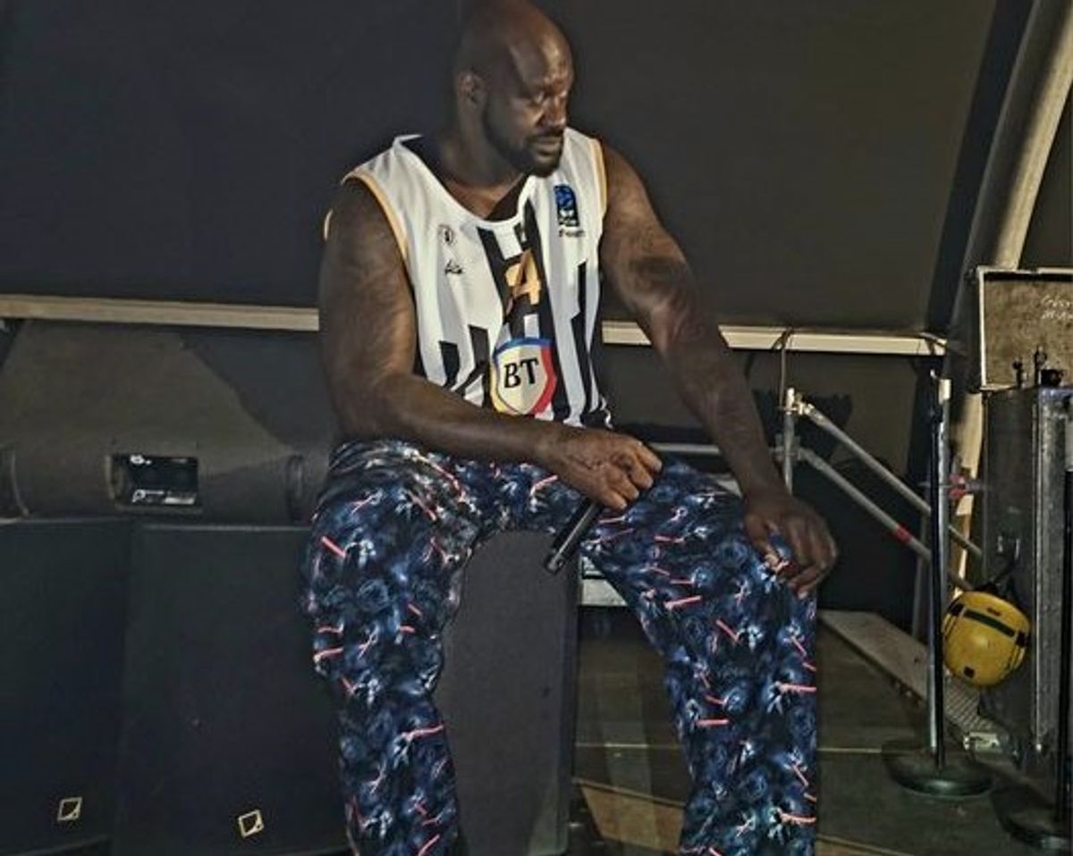 Legendarul baschetbalist american Shaquille O'Neal a mixat la Electric ...