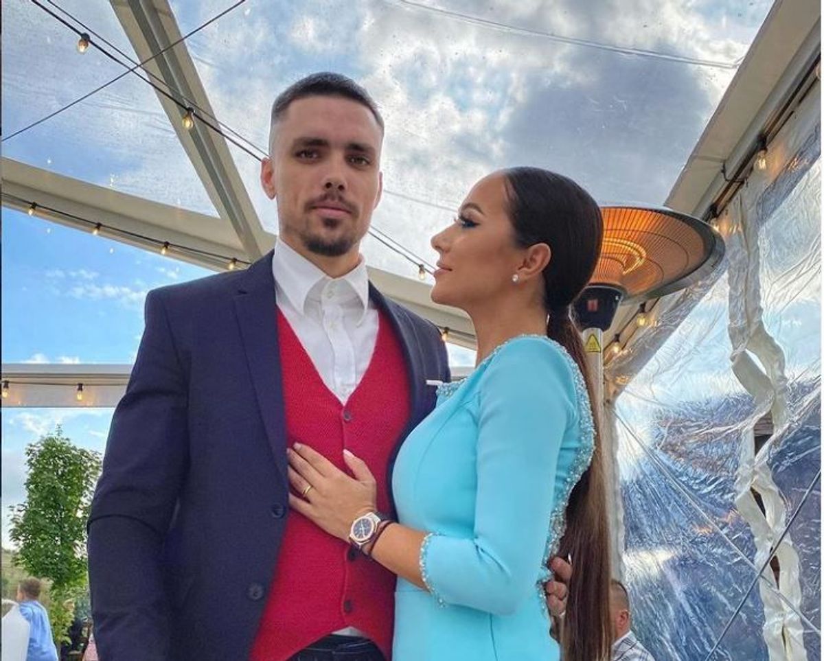 Vlăduța Lupău și Adi Rus, nași de cununie. Cum s-a îmbrăcat artista la ...