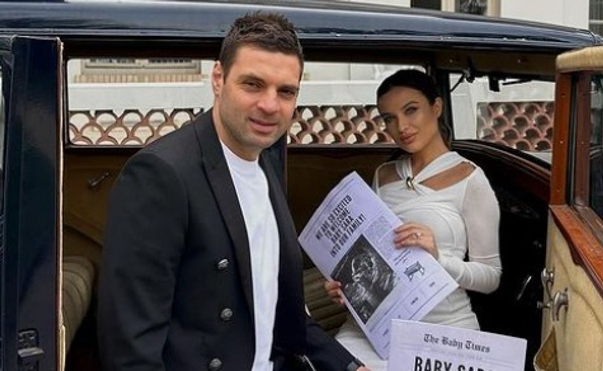 Adrian Popa și soția lui vor deveni părinți! Cum o va chema pe ...