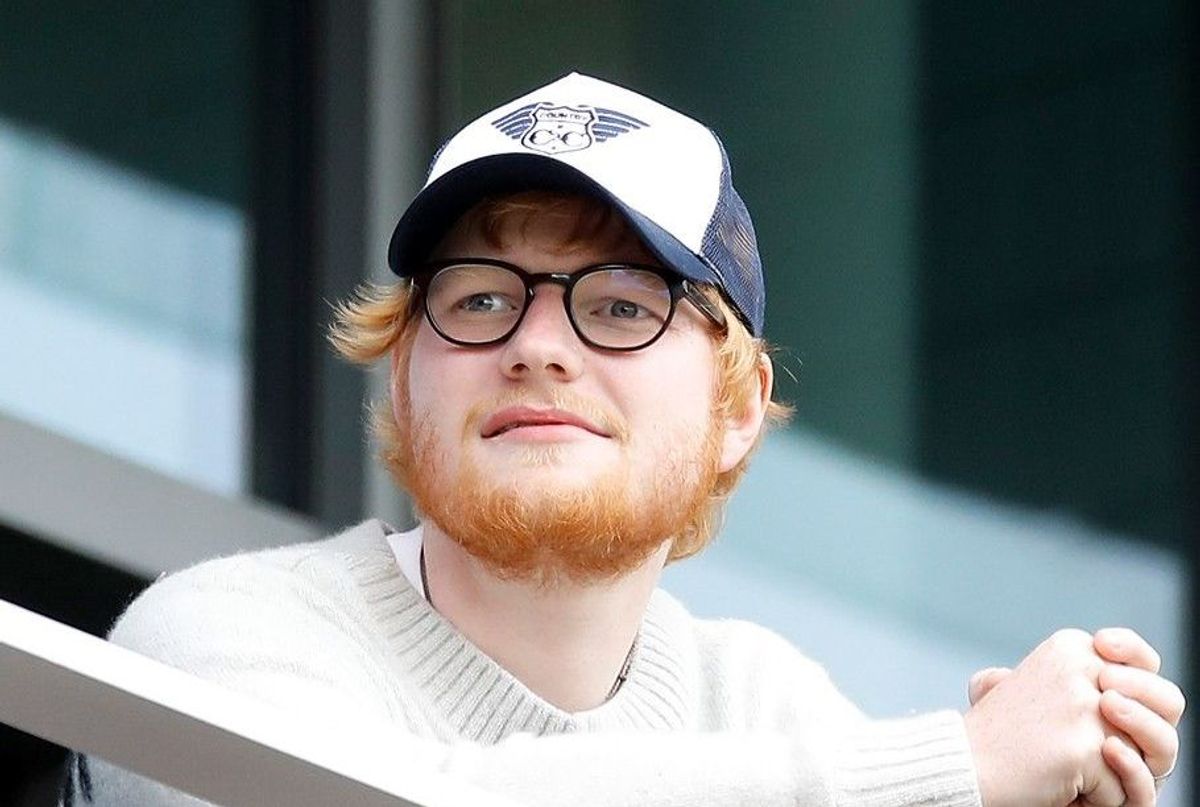 Ed Sheeran își construiește în curtea casei un loc pentru ”nunți și ...