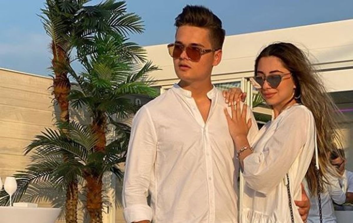 Selly și Smaranda, „la vie en rose” pe Coasta de Azur. Ce locație au ...