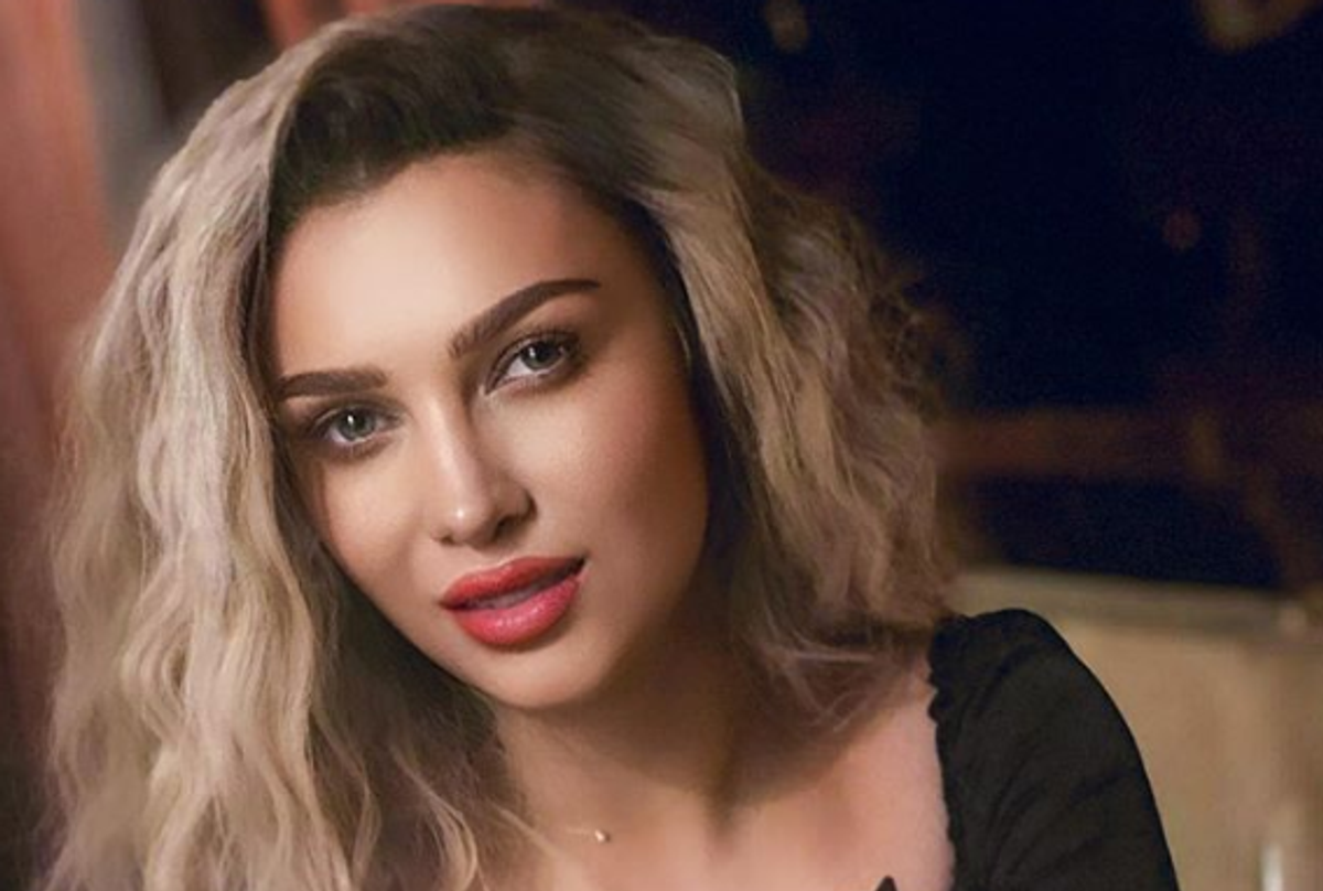 Lora, poze incendiare din vacanța din Bali. Cum s-a lăsat fotografiată ...