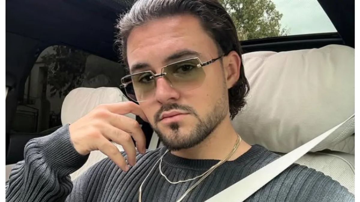 Mario Fresh s-a filmat în ipostaze tandre cu o domnișoară misterioasă ...