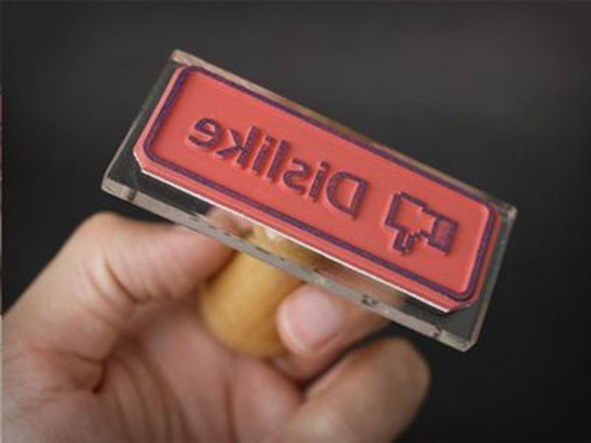 Are peste 2.000.000 de dislike-uri. Asta este CEA MAI ENERVANTA melodie ...