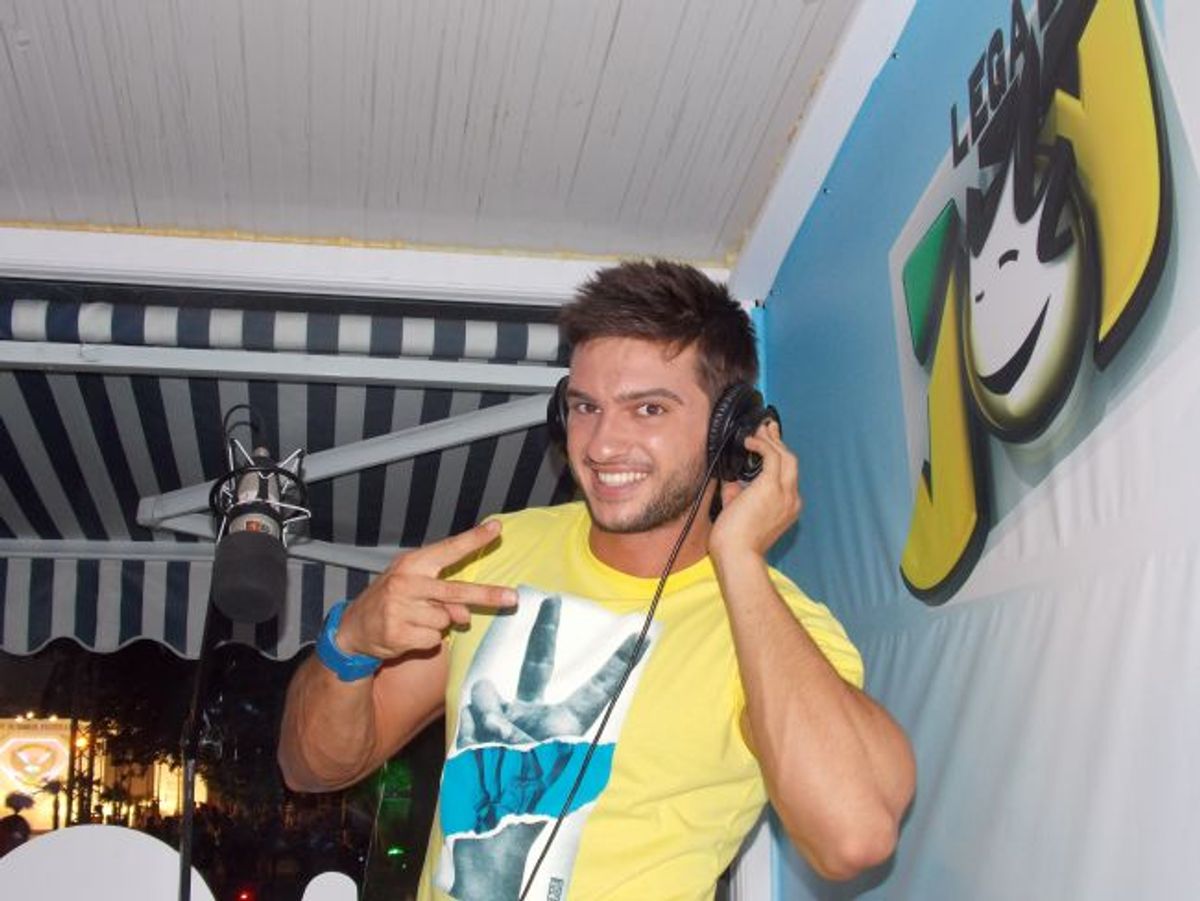 Dorian Popa, sex simbol la numai 24 de ani! Vezi cum le-a innebunit pe ...