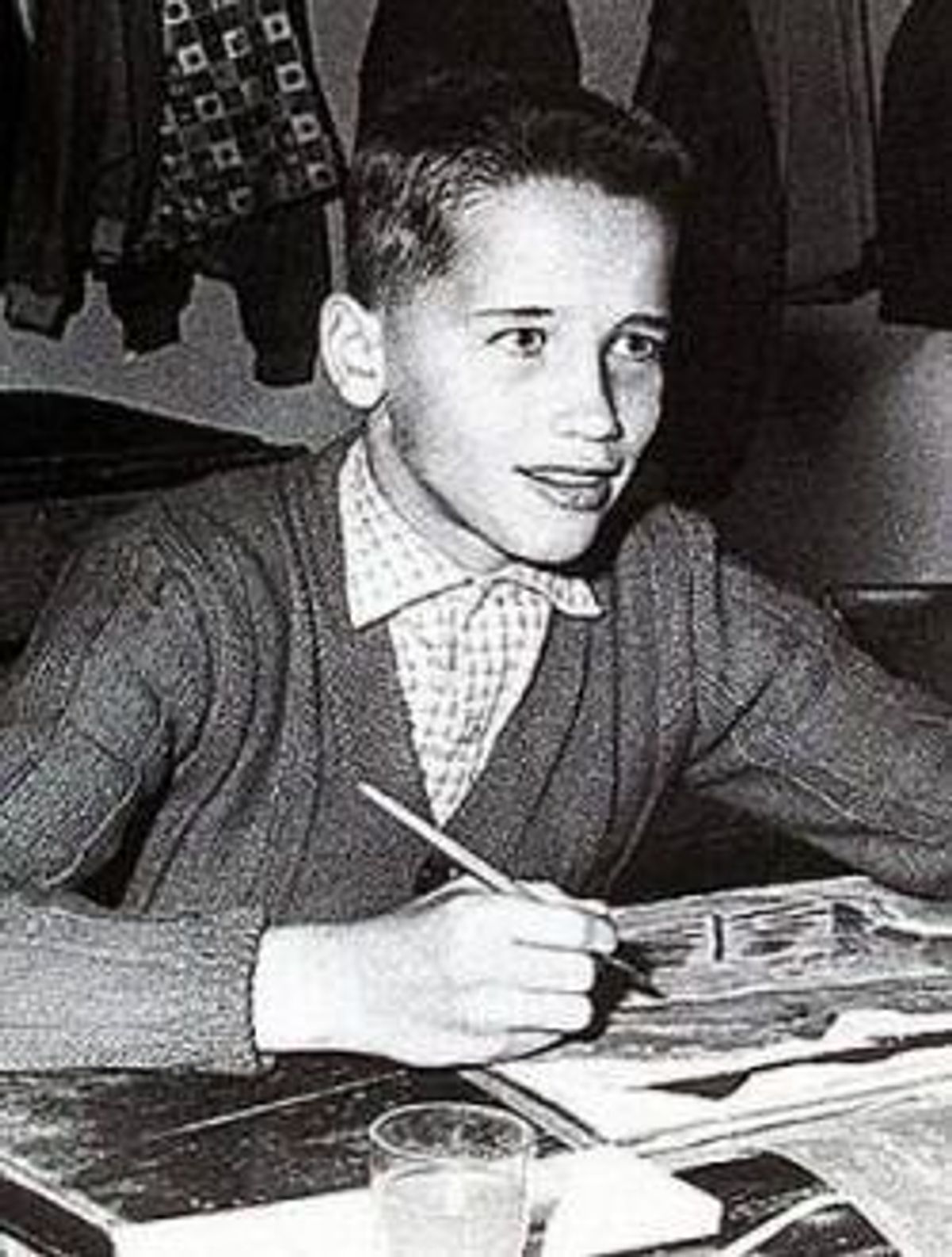 Cine este actorul din imagine? Raspunde corect si poti castiga o ...