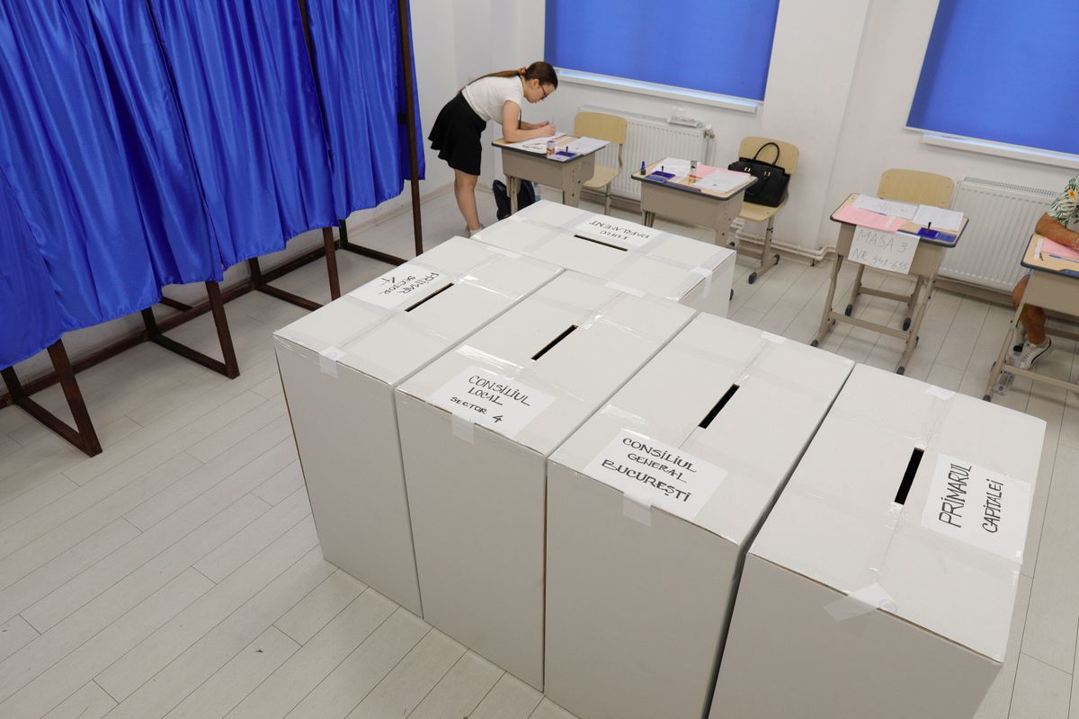 Cum afli unde votezi. În câteva secunde, afli de care secție de votare ...