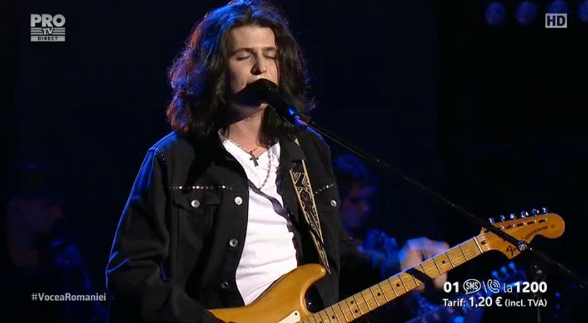 Acorduri de chitara si un mare hit! Alexandru Musat a interpretat ...