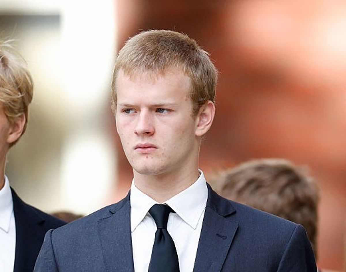 A crescut la Roma, e văr cu regele Charles și acum e ‘marea atracție a ...