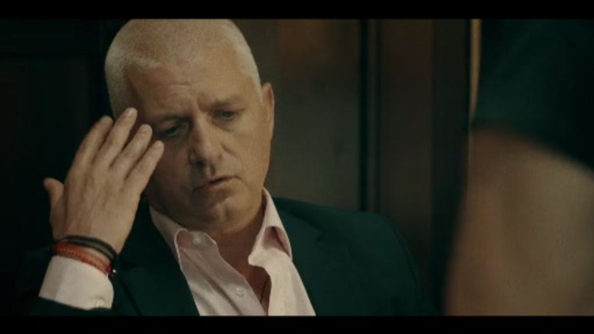 Virgil Ianțu apare într-o secvență din serialul Groapa | Scene si ...