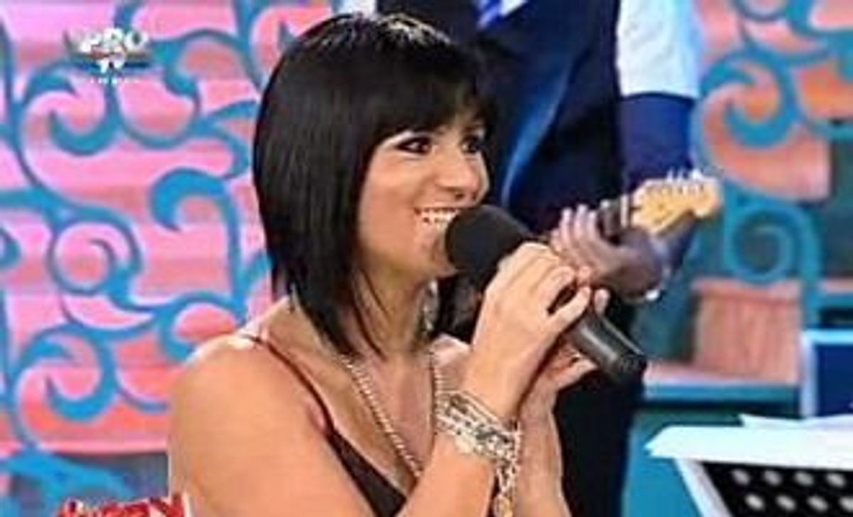 Elena de la DJ Project a dat-o pe muzica populara | PRO TV
