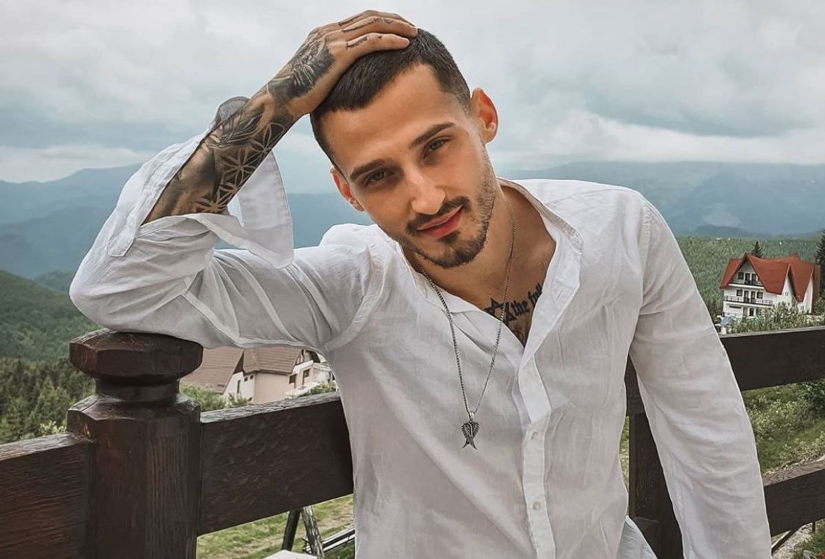 Radu Constantin, vloggerul care îi îndeamnă pe tineri să nu fugă de ...