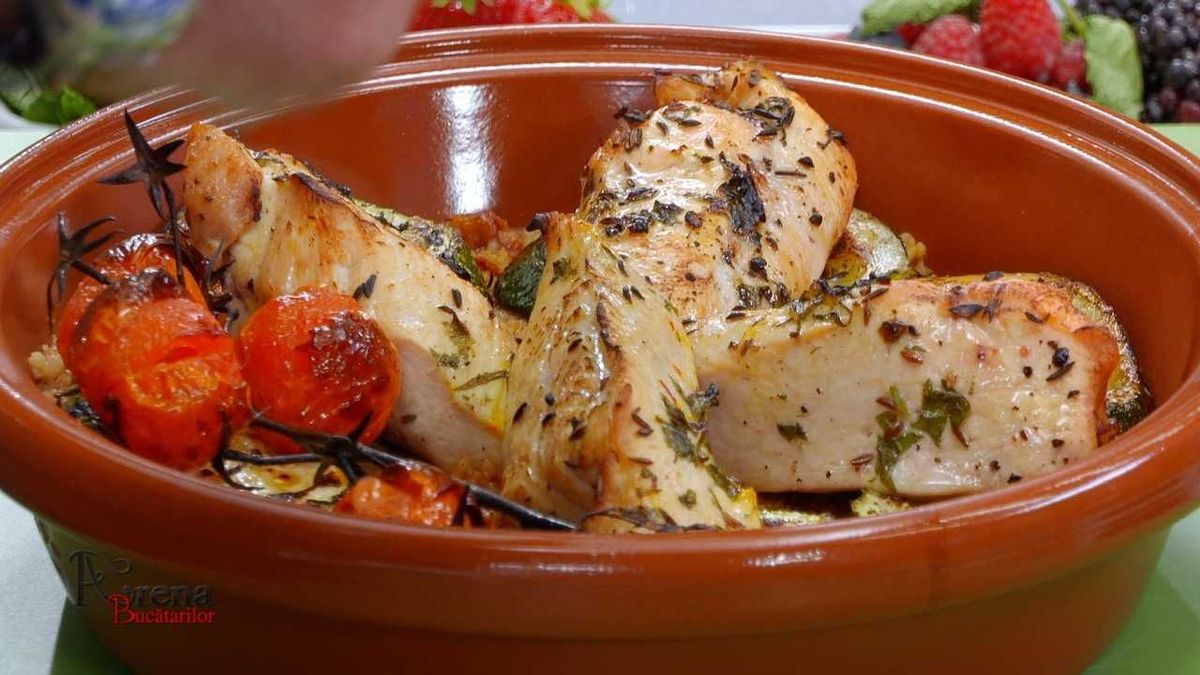 Pui marocan în sos Charmoula și garnitură de couscous | PRO TV