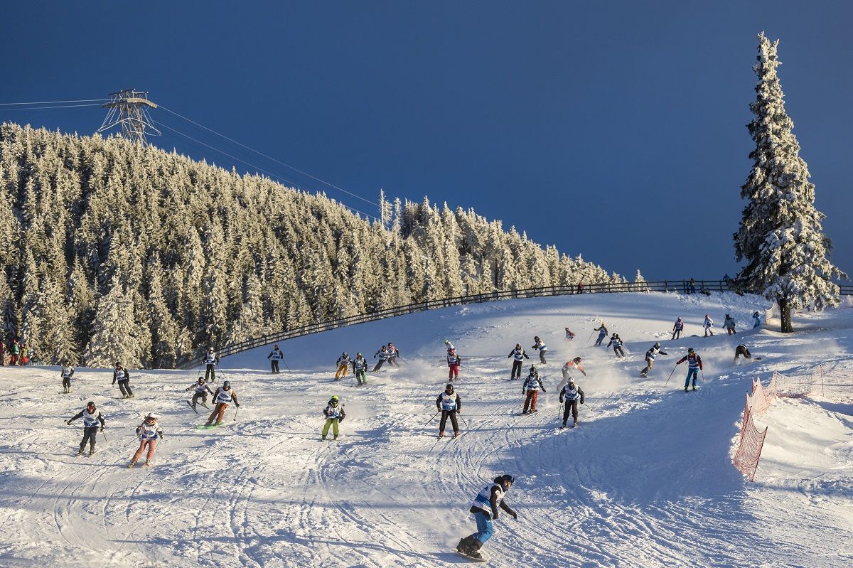 Cea mai trăsnită coborâre pe schiuri și snowboard din România revine la ...