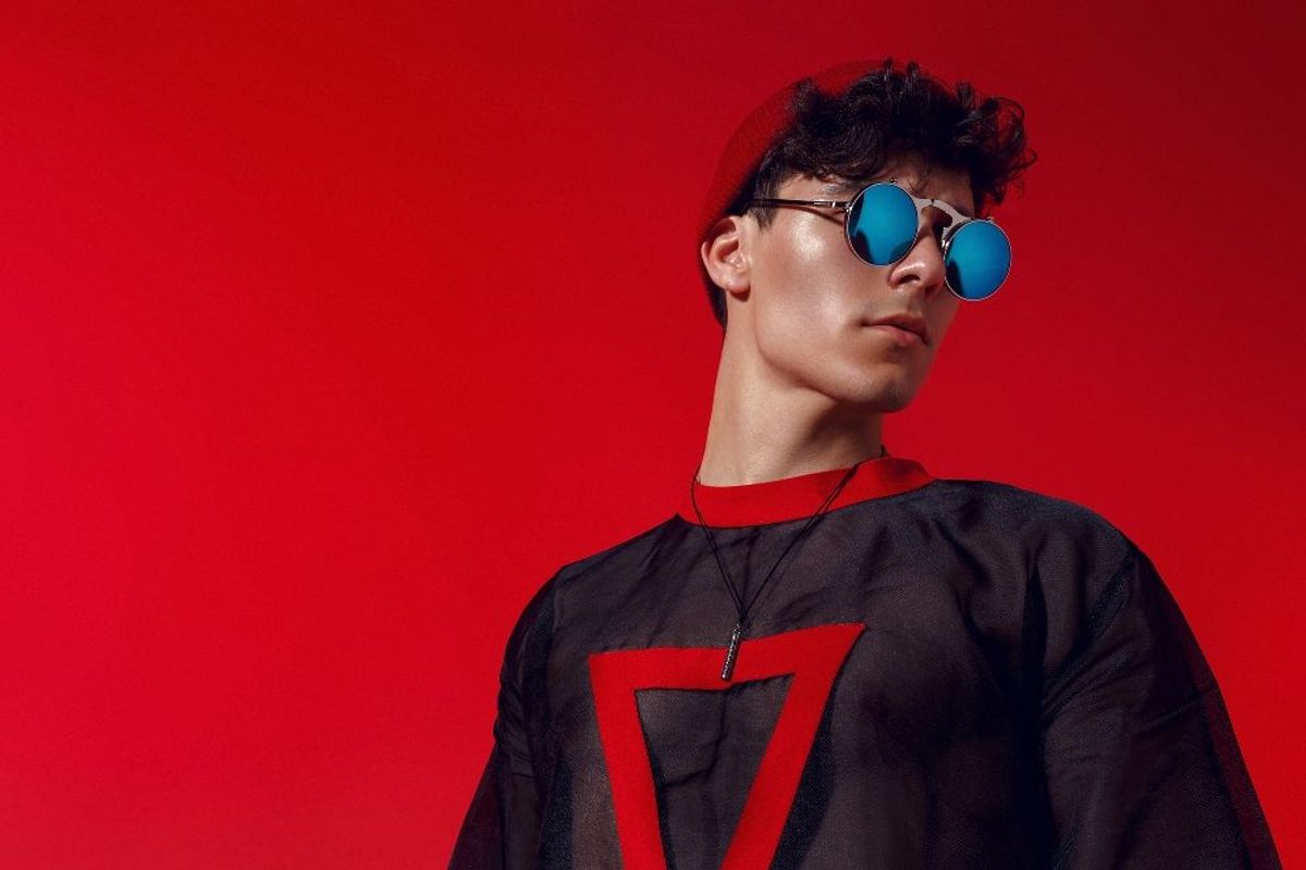 Mark Stam este pe val anul acesta.După ce a lansat o piesă cu Alina ...