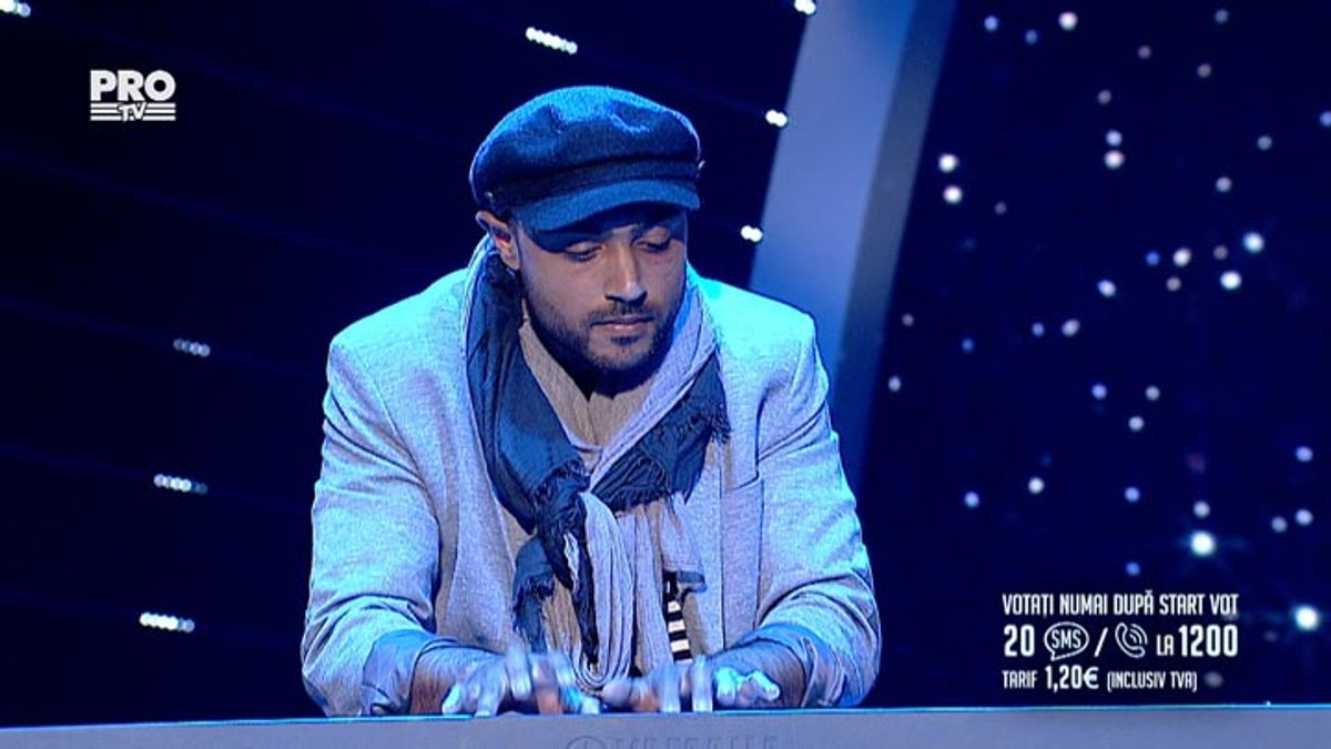 Romanii au talent 2016 - Semifinala 2: Ionut Scripcaru - Interpreteaza ...