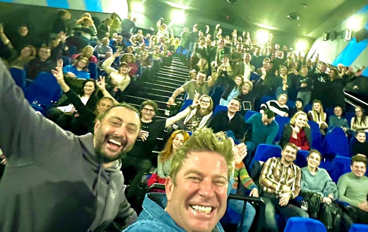 Comedia RAMON, pe primul loc în box office. Peste 100.000 de români au ...