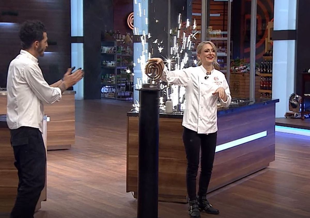 Gabriela Dima a câștigat trofeul MasterChef România 2022 și premiul de ...