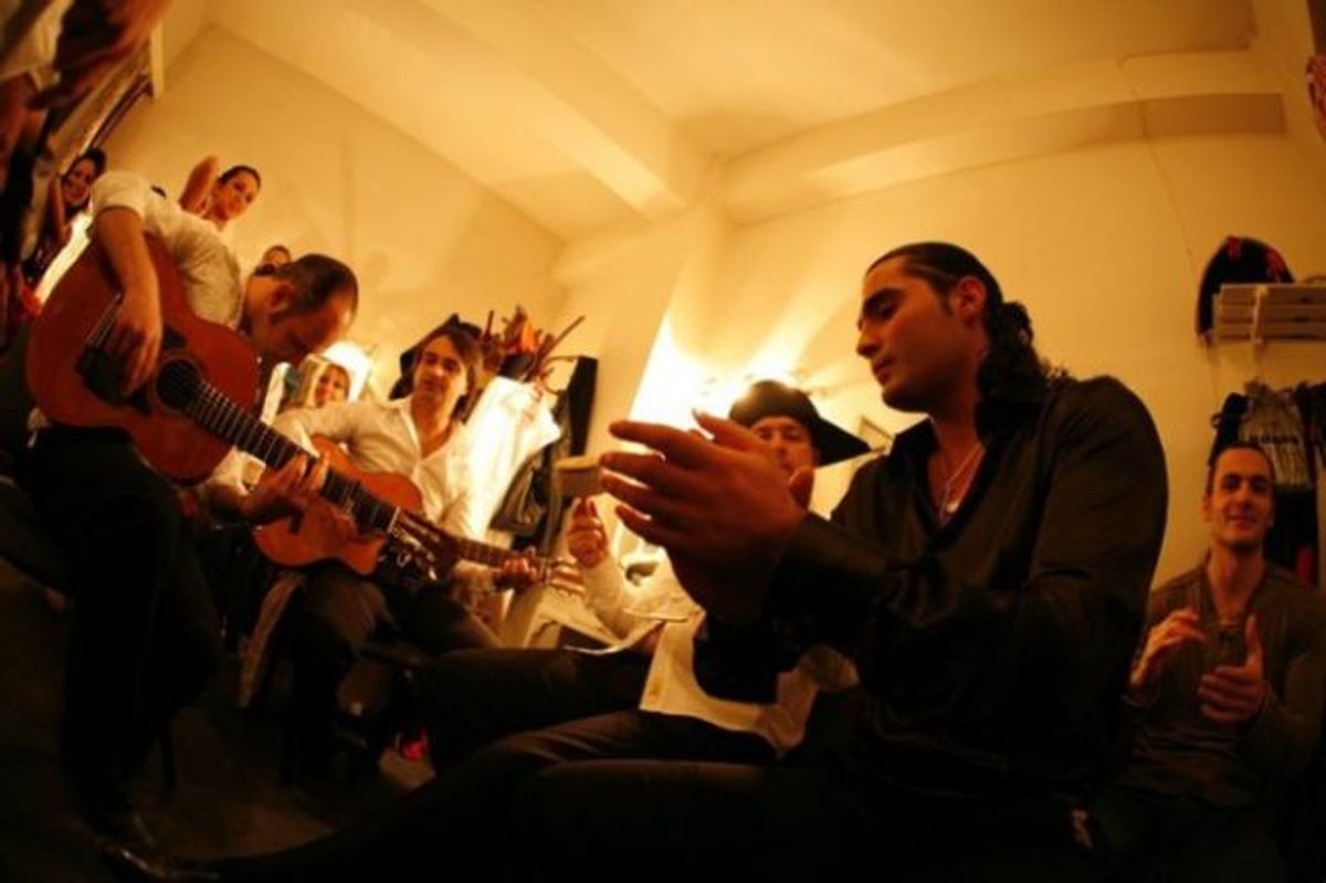 Pepe cauta "femei periculoase" si distractie, desi este insurat si ...