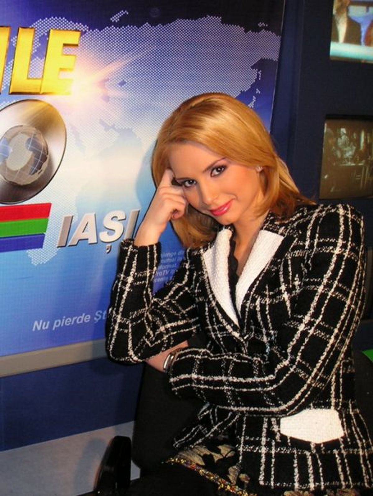 Raluca Alexandru este artista de la Ştirile Pro Tv | PRO TV