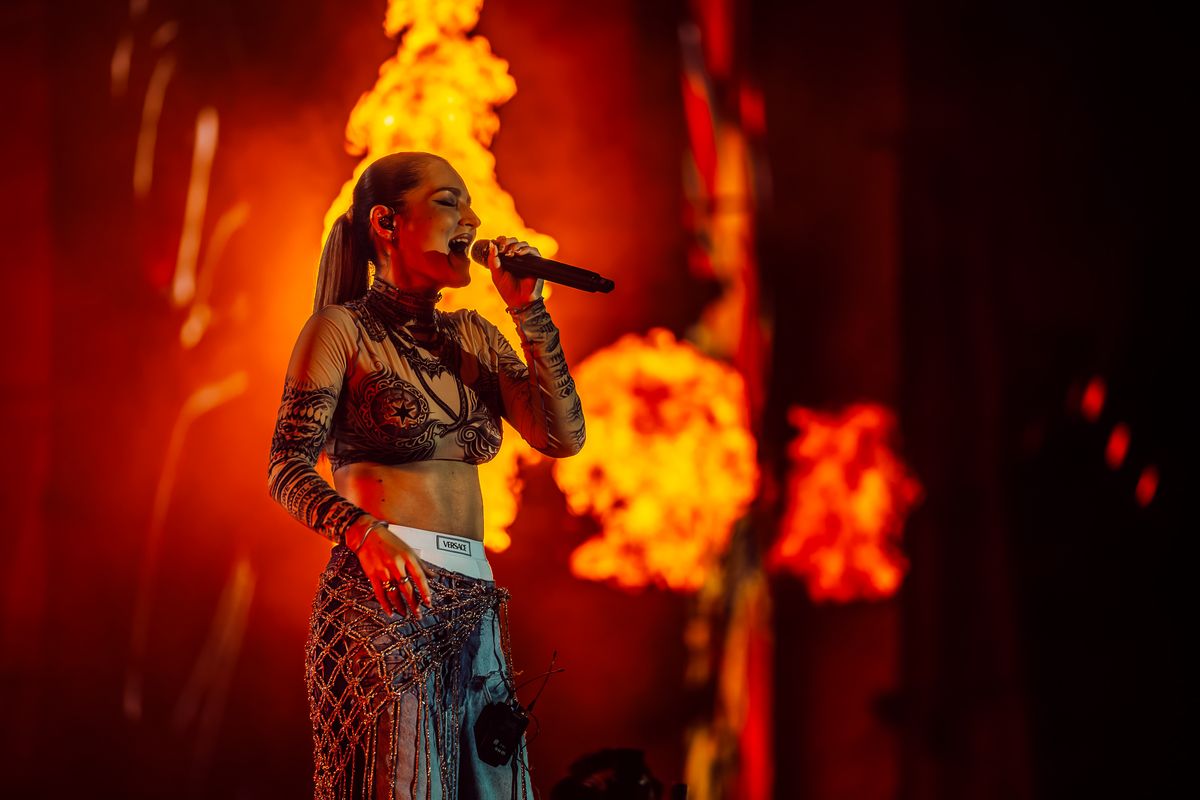 Minelli a făcut senzație pe main stage-ul Untold Dubai, chiar imediat ...