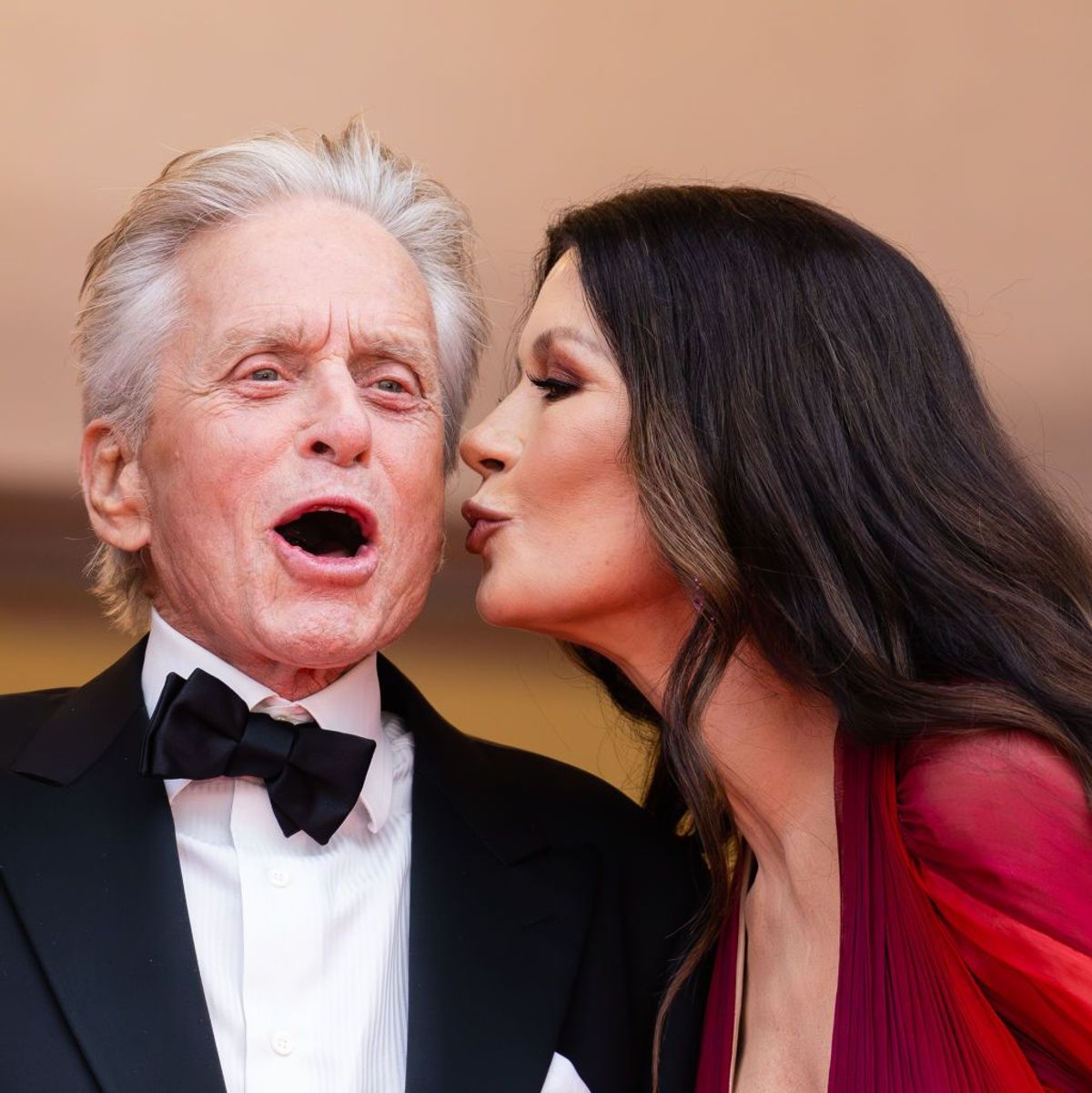 Catherine Zeta Jones, apariție fabuloasă alături de Michael Douglas și fiica lor, la Cannes. Cum ...