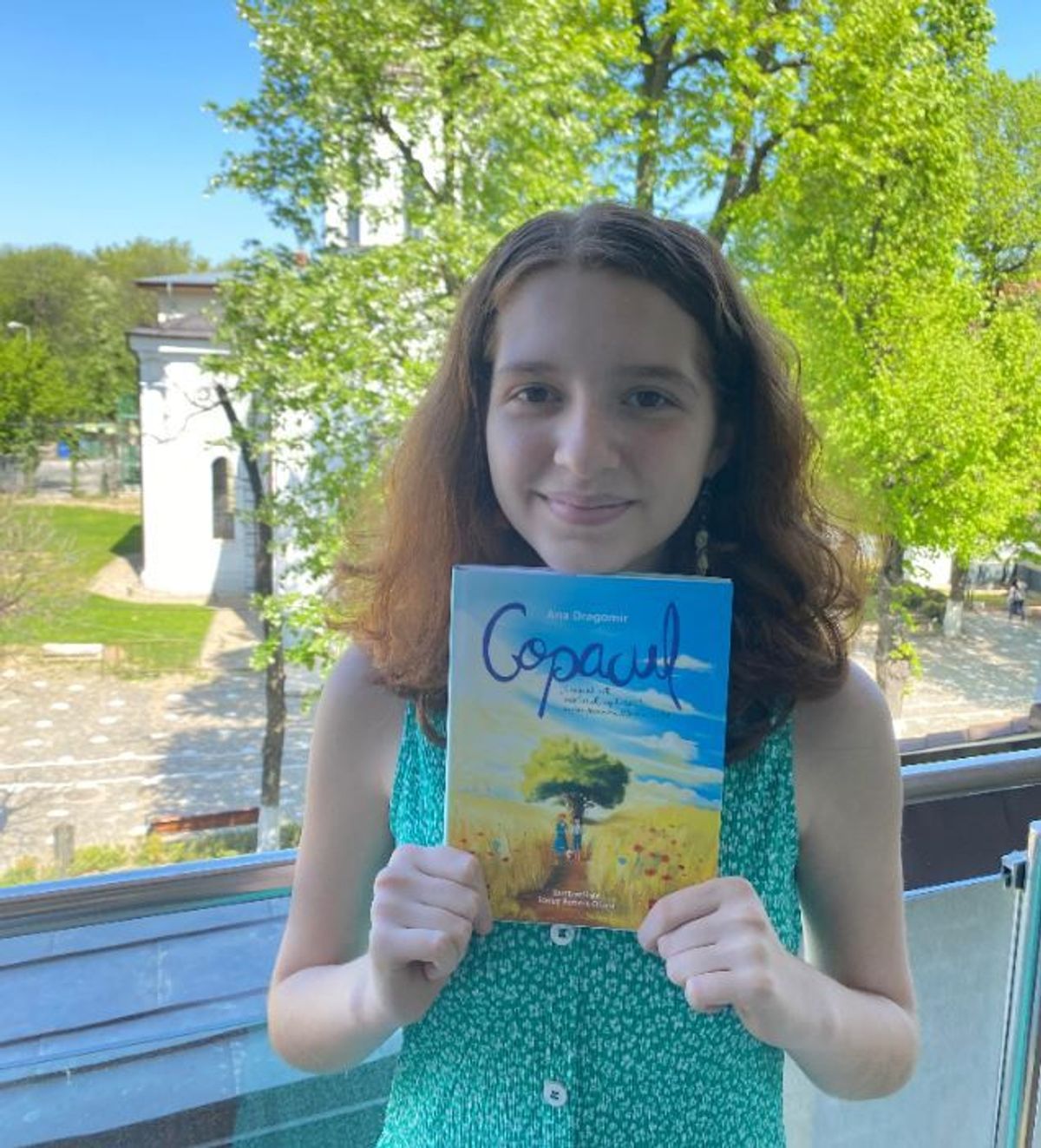 Ana Dragomir, copilul-minune al literaturii române! La 14 ani, a ...