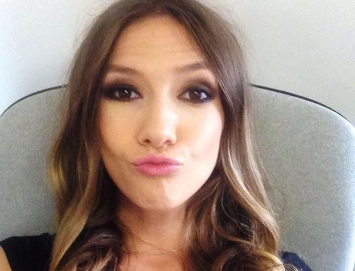 Gestul care a "impartit" internetul in doua. Cum s-au fotografiat cei ...