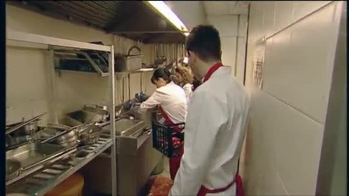 Aida agita spiritele. Ce l-a facut pe Nicusor sa exclame: "E nebuna" | Scene si bonusuri din ...