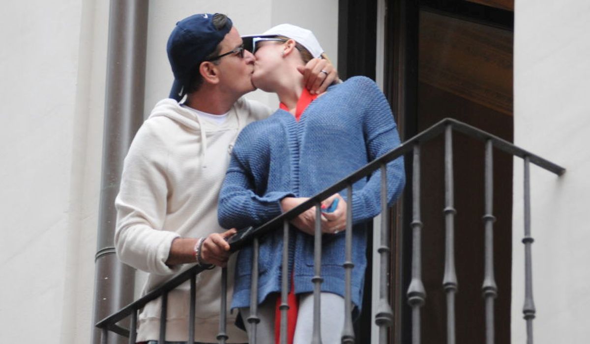 Unul dintre cei mai cunoscuți actori recunoaște la 60 de ani că a avut aventuri cu bărbați ...