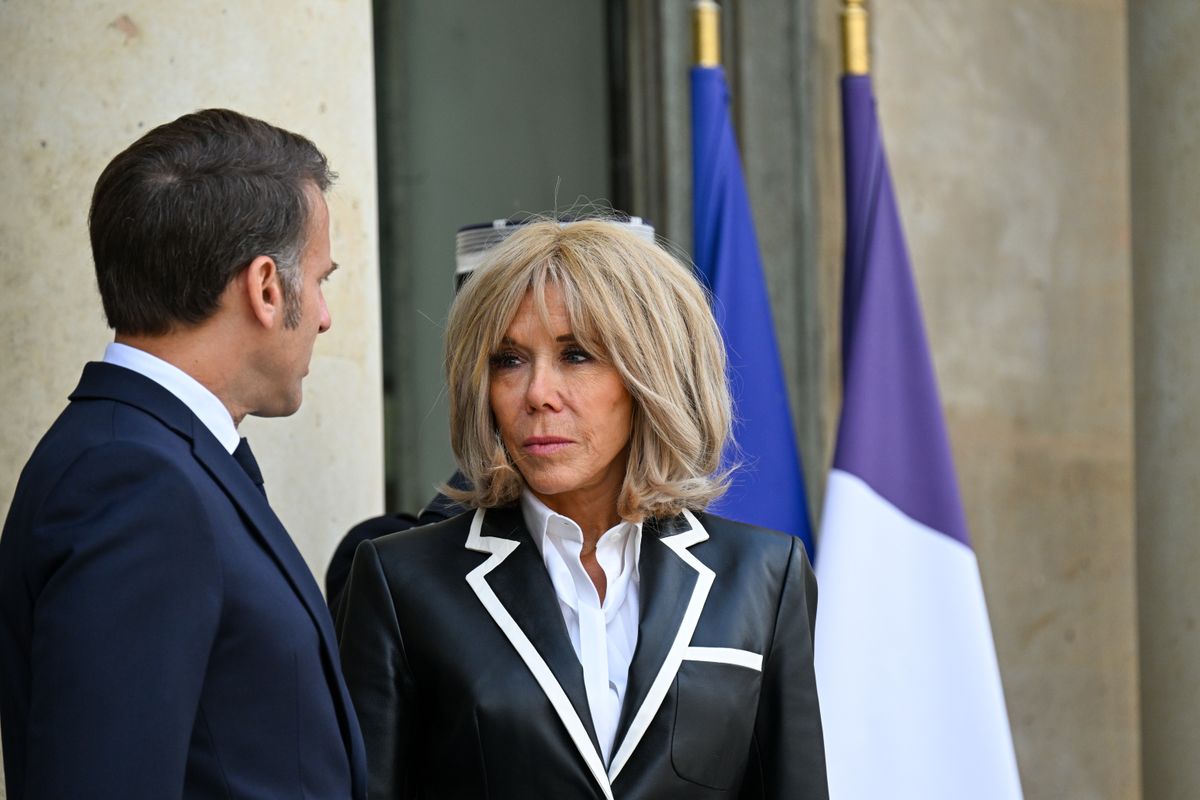 Ce i-a spus, de fapt, Brigitte lui Emmanuel Macron după „palma” din ...