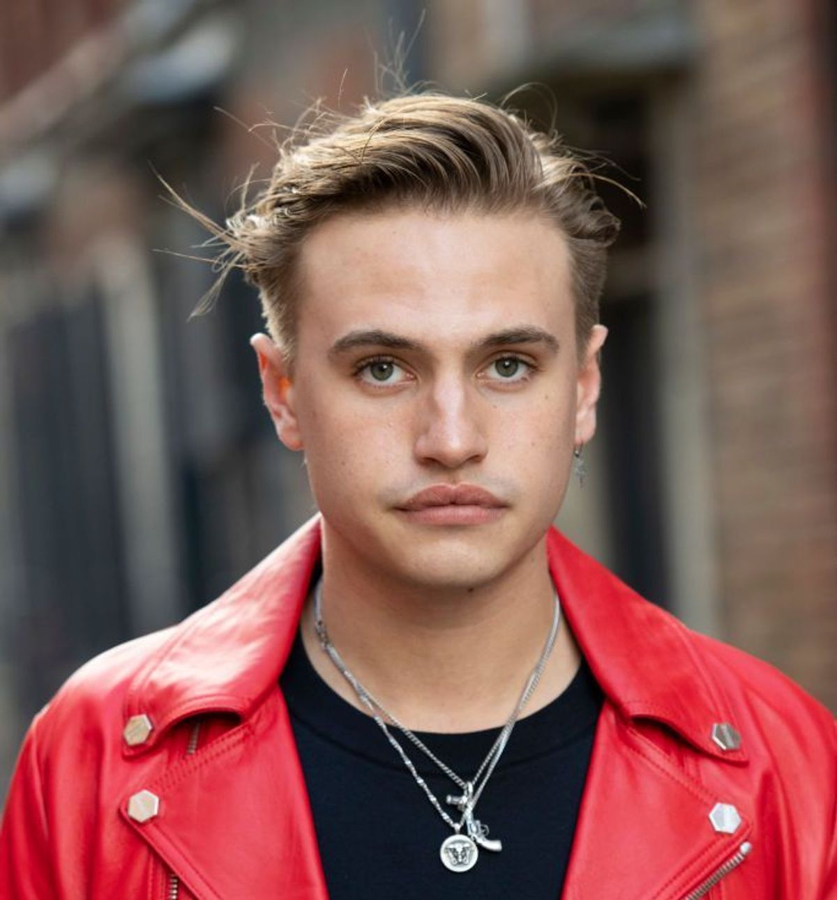 A murit Daniel Mickelson, cunoscut din serialul “Mani”. Actorul avea ...