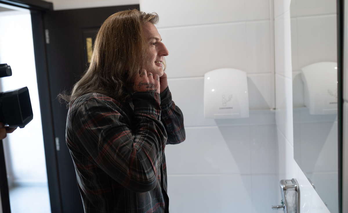 VIDEO Alex Filip de la One Star Security, transformat total înainte de ...