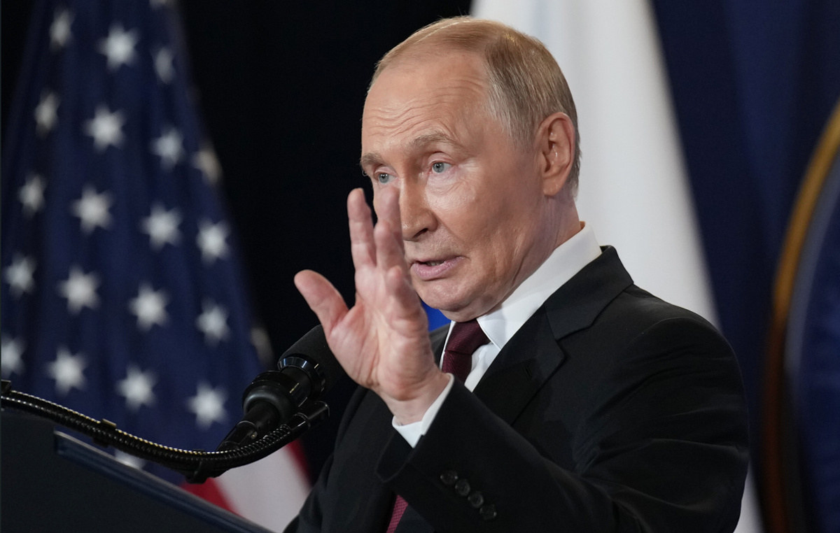 Teoria conspirației. Putin și-a trimis sosia la întâlnirea cu Donald ...