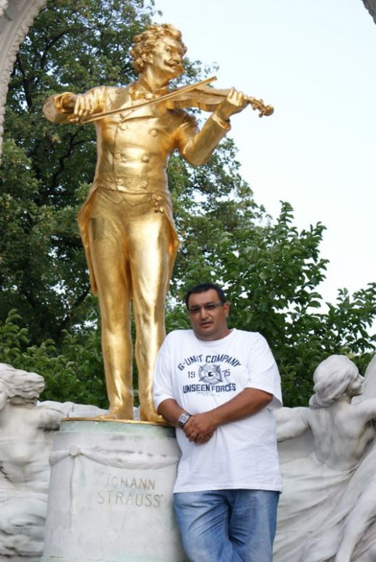 Vali Rupita a sarbatorit un an de casnicie la Viena | PRO TV