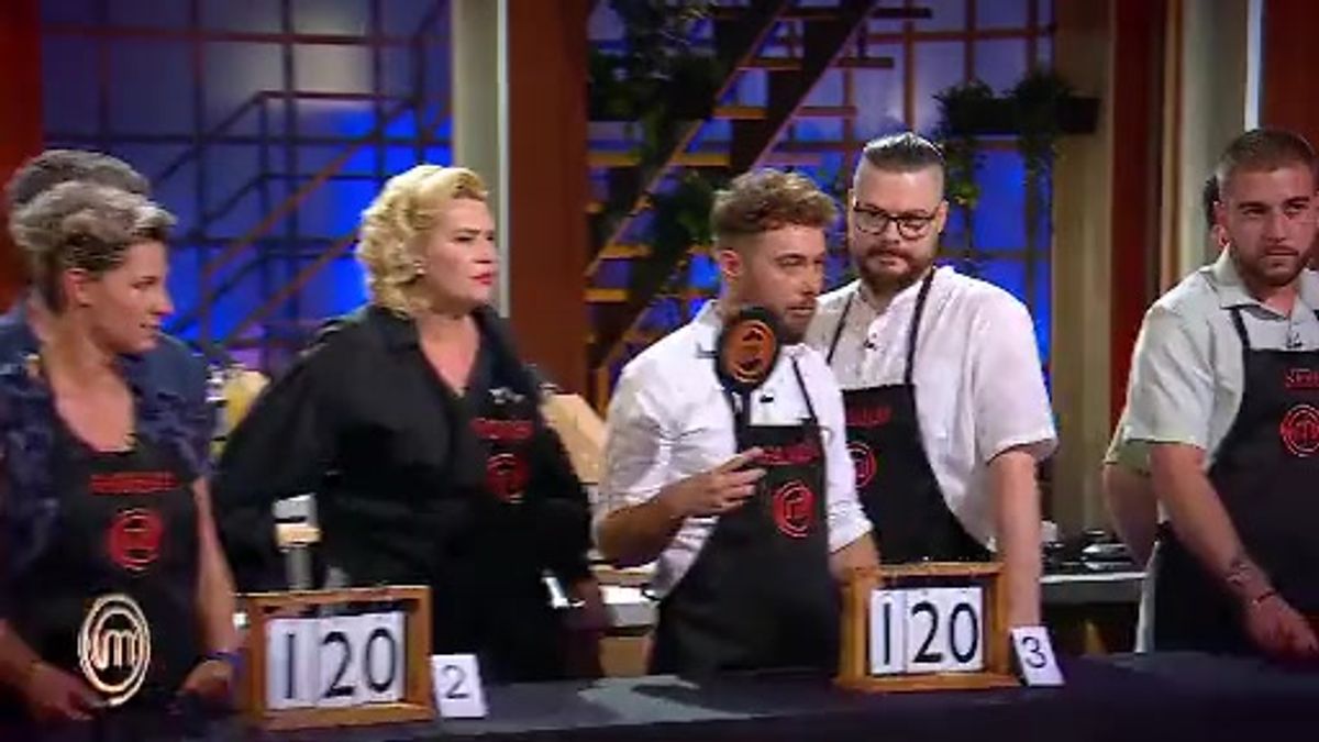 Concurenții merg la proba sub presiune! Trebuie să liciteze pentru ingredientele cu care vor ...