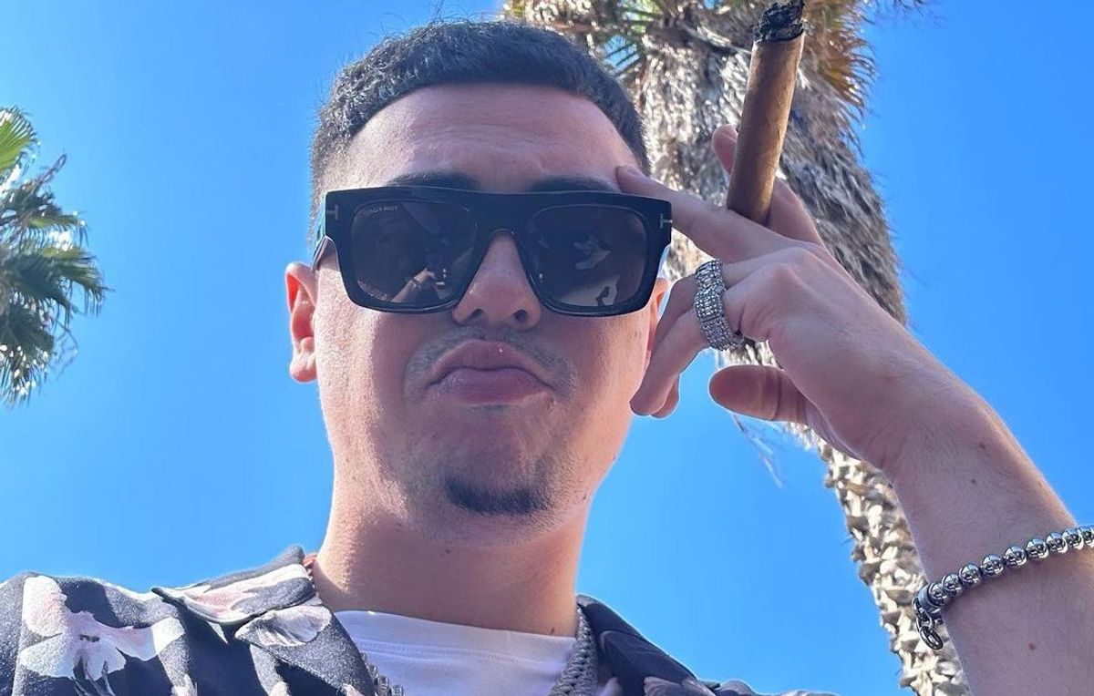 M.G.L, cântărețul de la Beach Please, este în trending pe YouTube | PRO TV